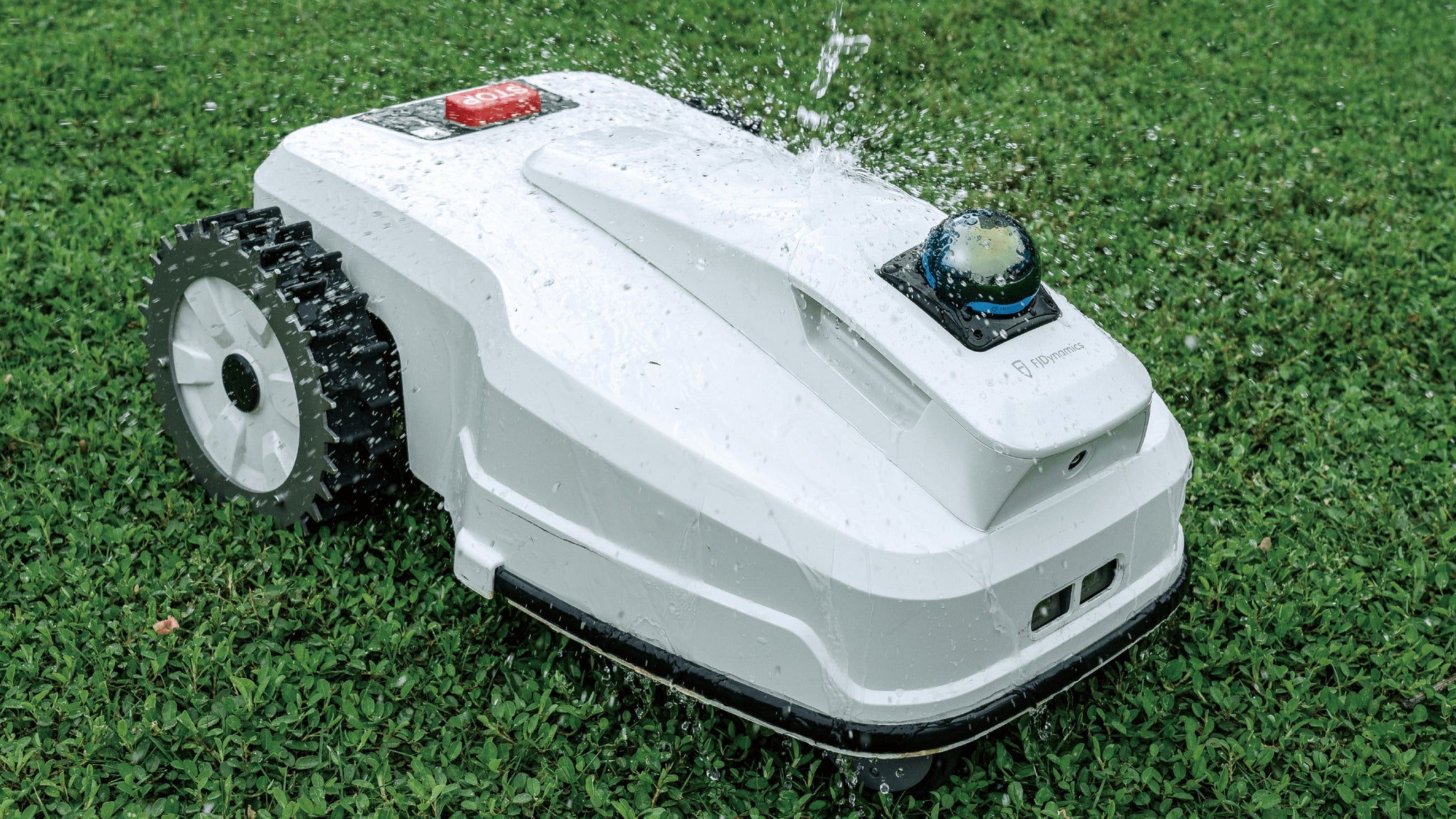 How Long Can a Robotic Lawn Mower Blade Be Used?